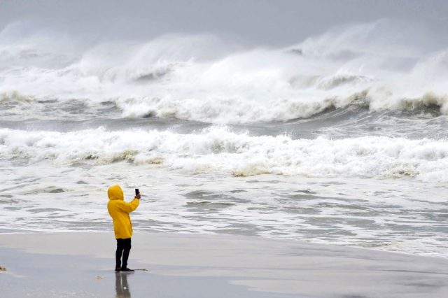 Vine Marea Perturbare | Radu Tudor